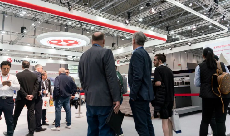 迈入全新阶段！德鲁巴汉拓HTA2500 ROBO自动化高速UV数码联动线受关注