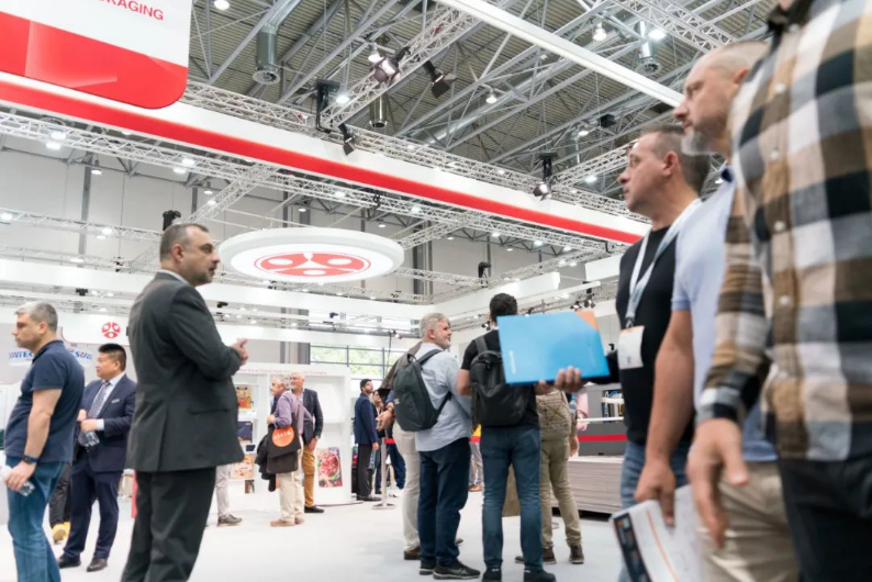 迈入全新阶段！德鲁巴汉拓HTA2500 ROBO自动化高速UV数码联动线受关注